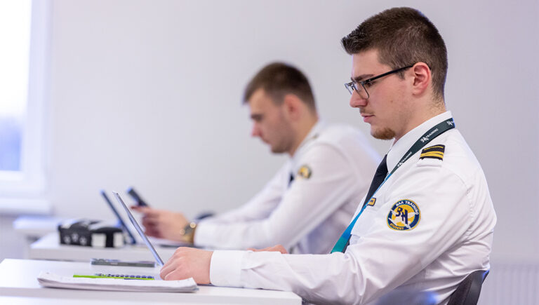 Pilot Ranks – What Are They and How to Get the Highest?